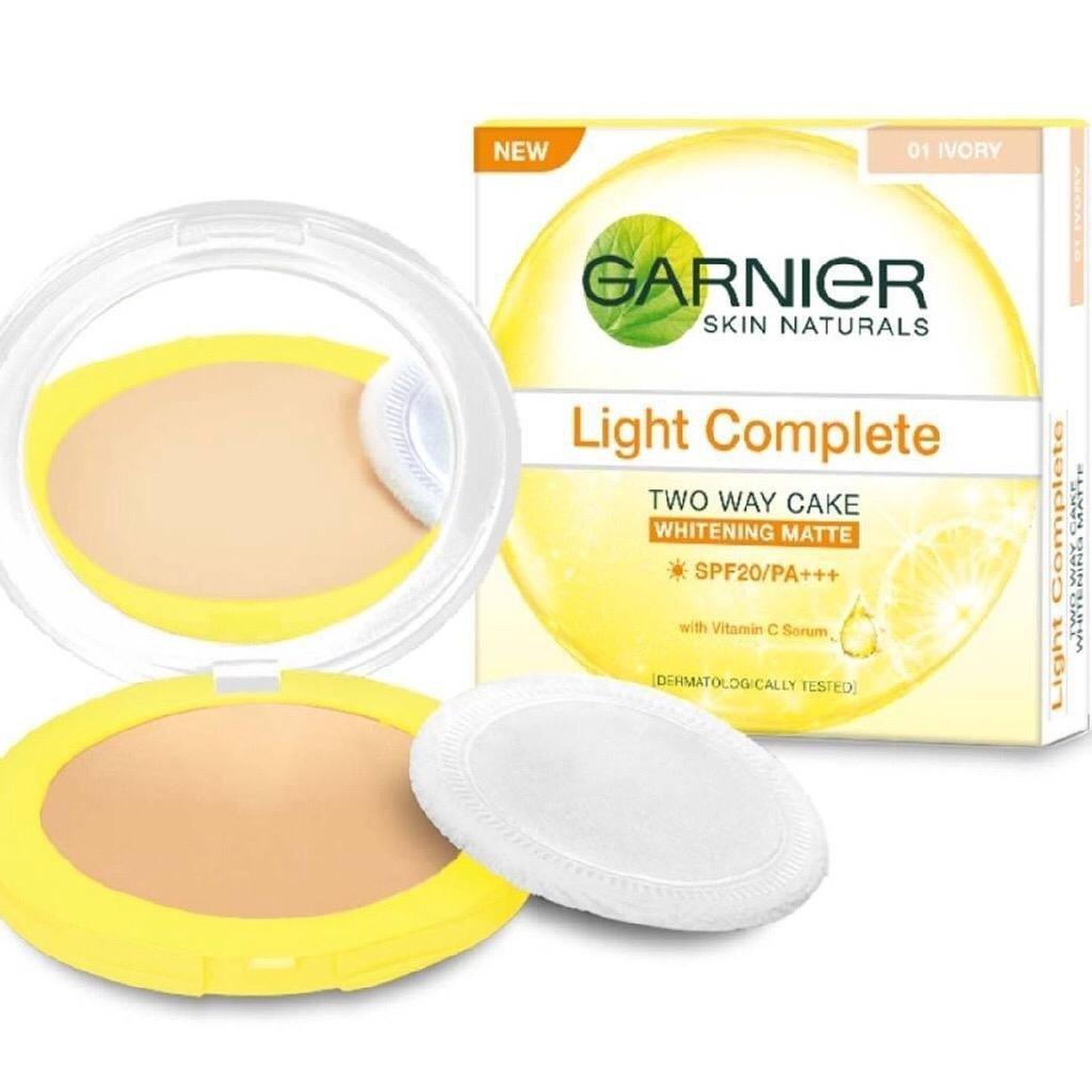 Garnier Light Complete Face Powder Two Way Cake Whitening SPF25/PA++ ...